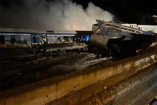 ΕΚΤΑΚΤΟ: Σύγκρουση τρένων στα Τέμπη – Στους 38 οι νεκροί μέχρι αυτή την ...